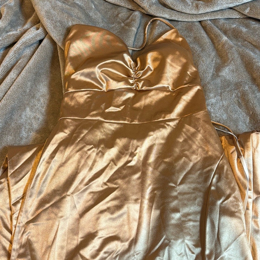 Color: Champagne Gold Shiny Satin Material. Size: Lar… - Gem